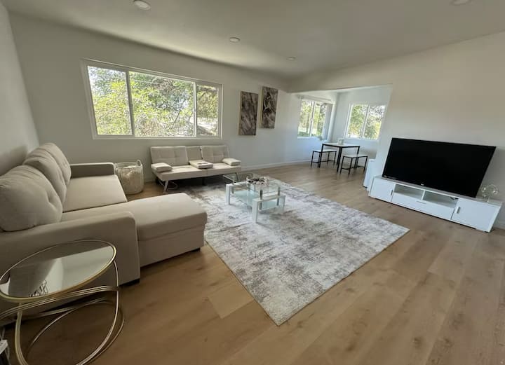 Norwalk - Near Knotts & Beaches - 諾沃克