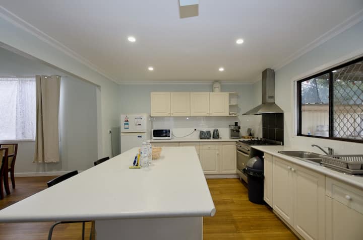 Pleasant & Cosy 2 Bedroom Home - Merredin