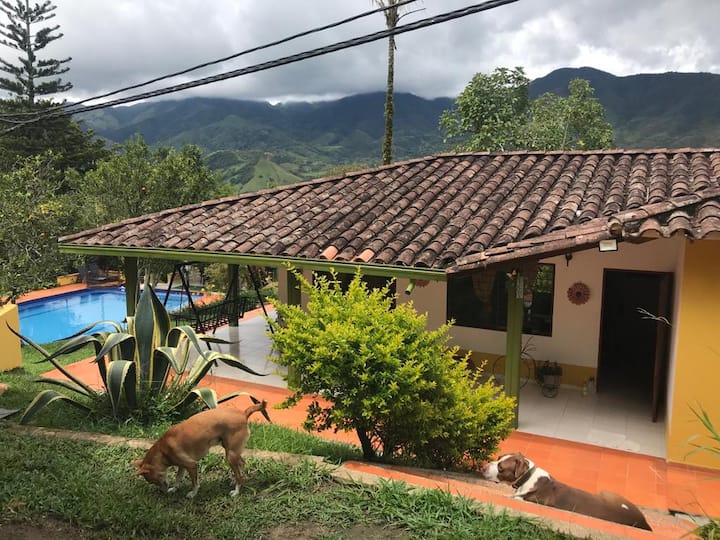 Casa Finca Para 25 Con Piscina En Barbosa - Barbosa