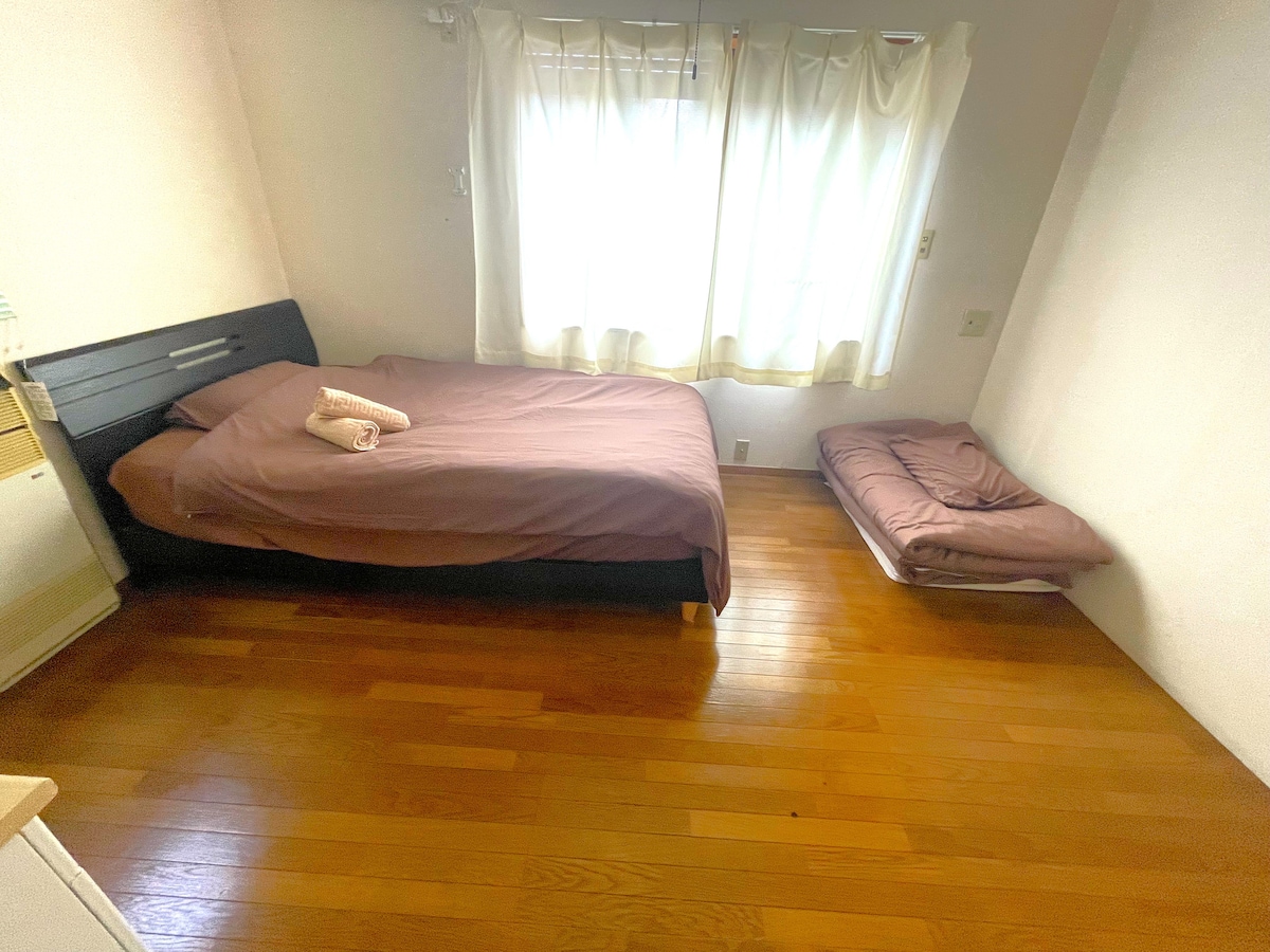 Quarto privado em casa compartilhada a 7 minutos a pé da estação Koonan ...