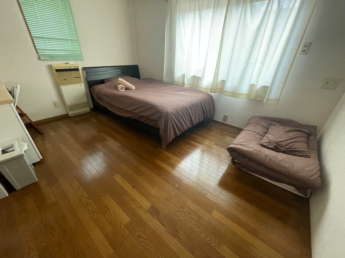 Chambre privée dans une maison partagée à 7 minutes à pied de la gare ...