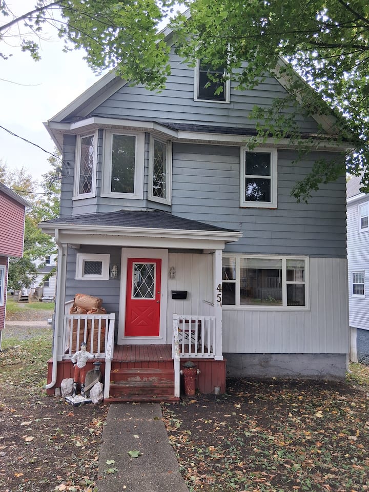 Quiet Room Near Downtown (The Fiddle) - Cape Breton Island