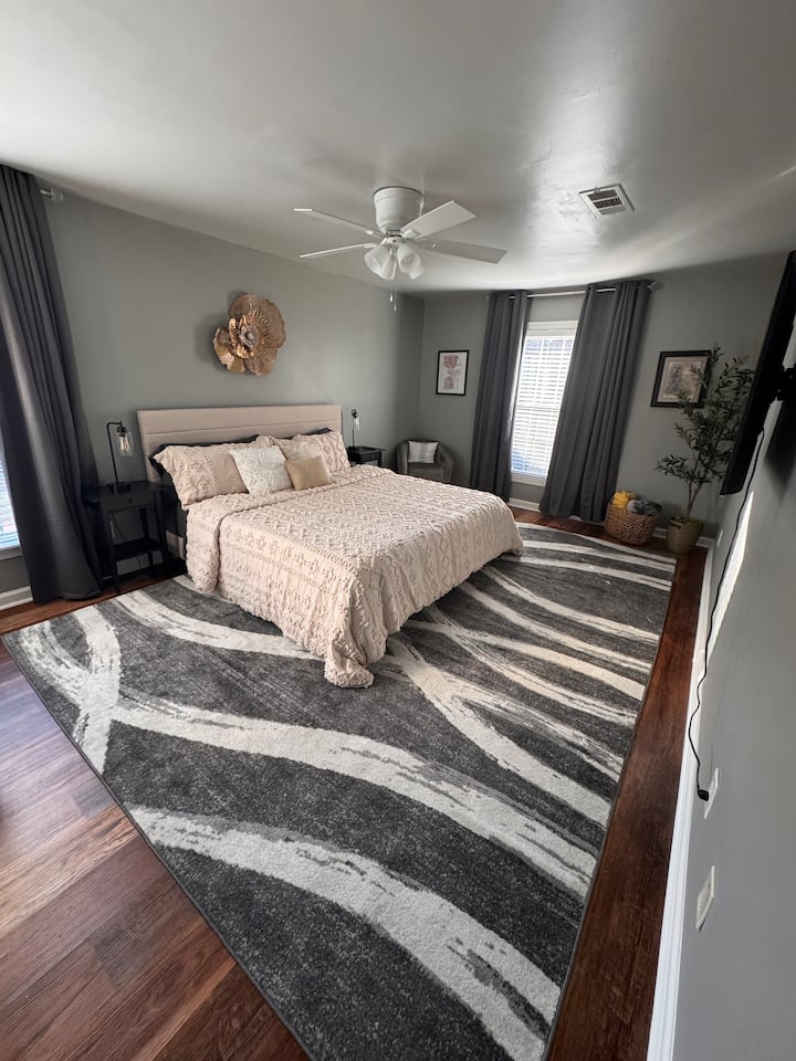 Elegant 2br Retreat|patio, Coffee Bar & King Suite - Lithonia, GA