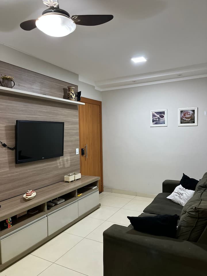 Apto Aconchegante - 2 Quartos Com Ar Condicionado - Catanduva