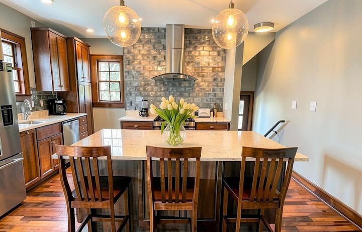 Bloom On Woodlawn! - Bloomington