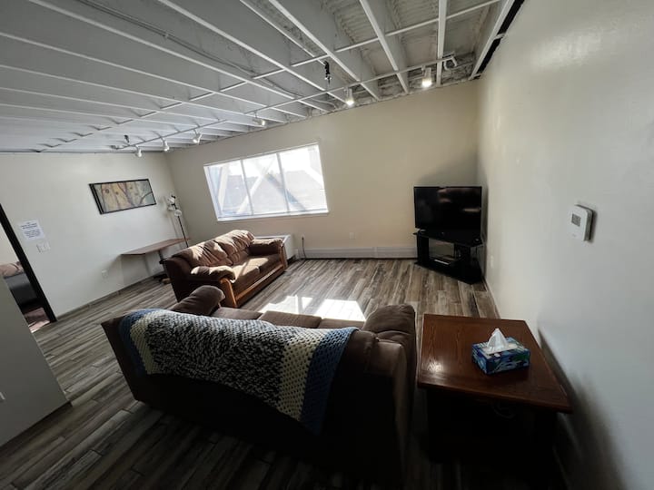 1 King 2 Twin 2 Bath Downtown Cr - Cedar Rapids, IA