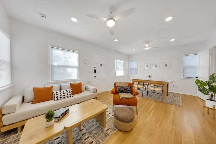 Urban Charm • Contemporary Comfort In Pasadena - Pasadena, CA