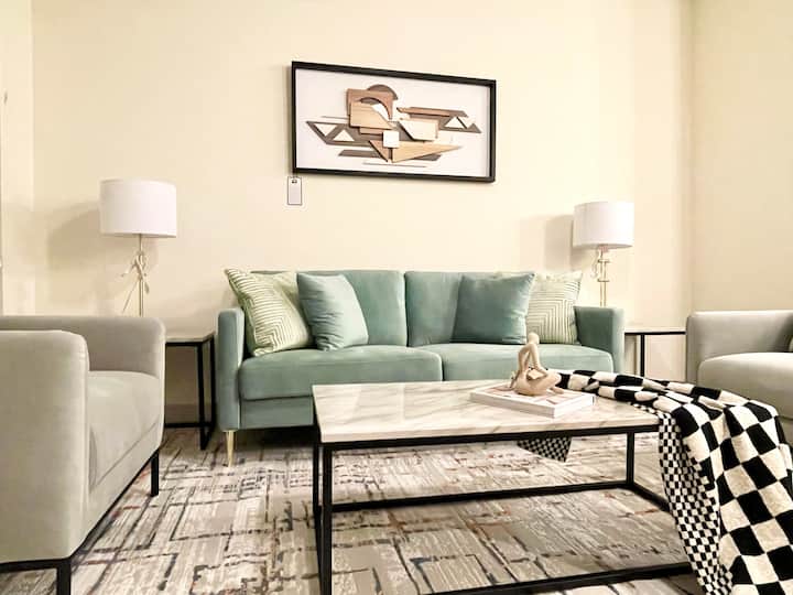 Two Beds 1b1b Apt In Dj Plaza Area - Tustin, CA