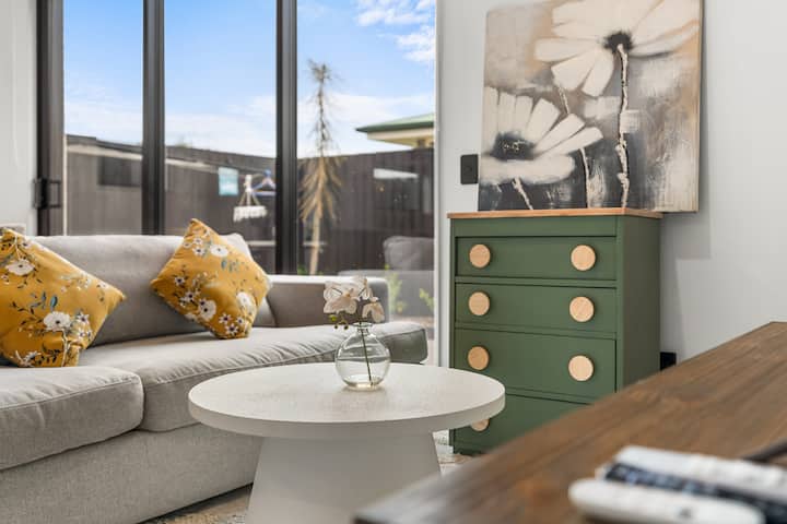 Modern 2-bedroom Townhouse Near City Centre - Christchurch