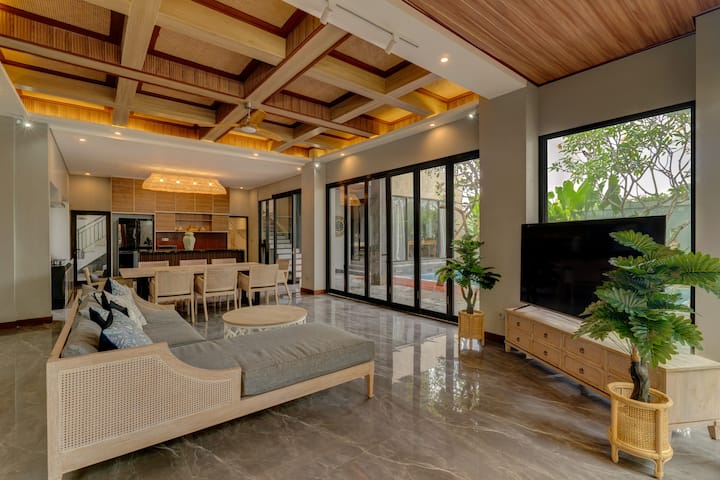 Pulas Di Umalas Bali - Seminyak