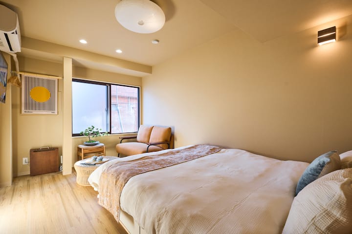 Minimal Tokyo Living — Japanese Modern Tiny House - Tokyo