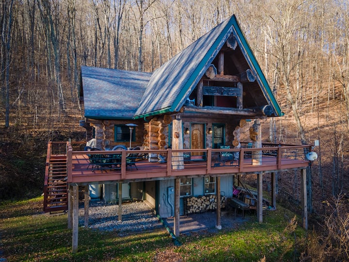 Snowshoe Log Cabin | Hot Tub With Views |
4+ Acres - West Virginia