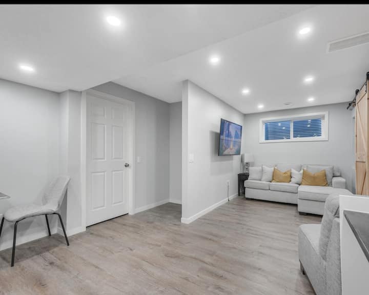 The Family Haven Suite - Stony Plain