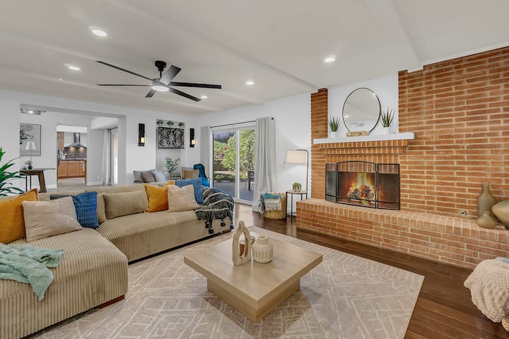 Playa Haus Contemporary Coastal Getaway Near Beach - 데이나포인트