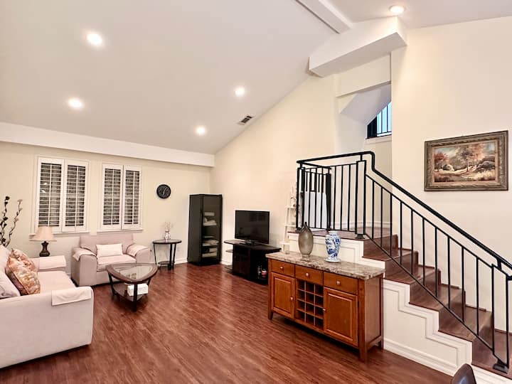 Pasadena Upscale 2bd/2.5ba Condo (Fully Detached) - Pasadena, CA