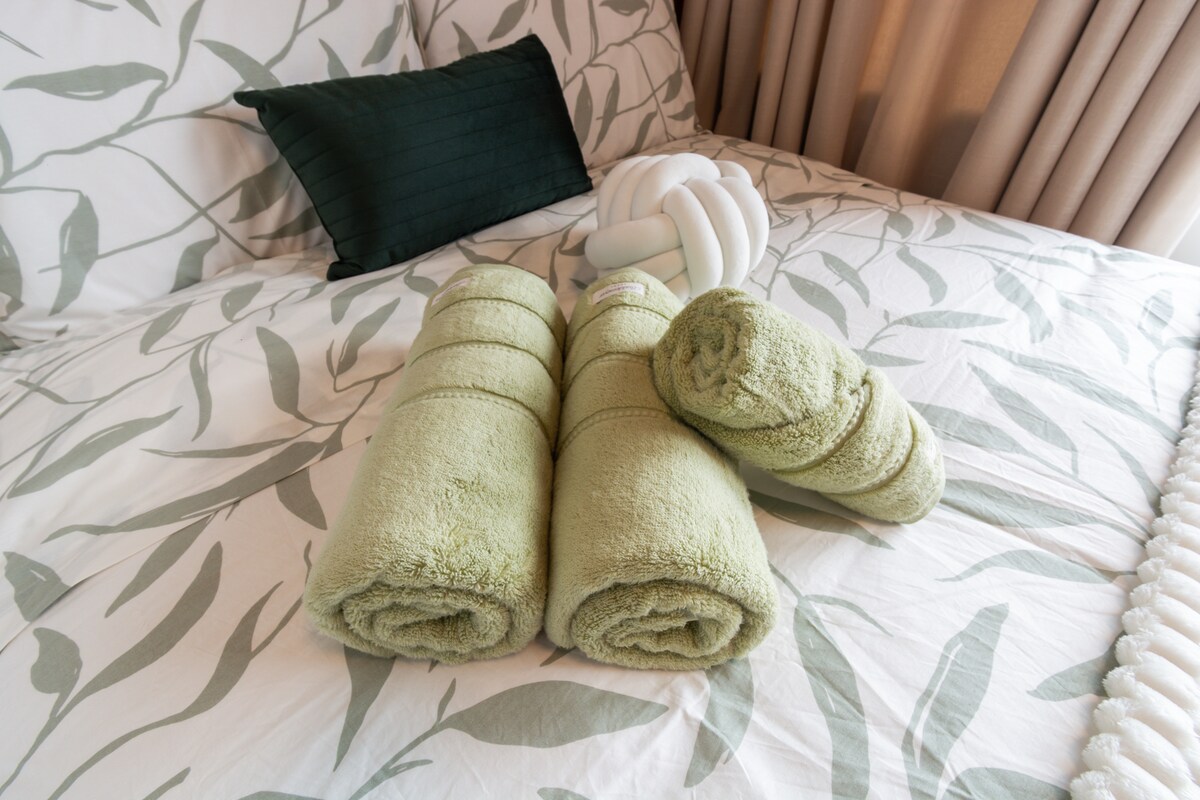 BK15 | New Bhaus ON Brooklin next to the Subway - Airbnb