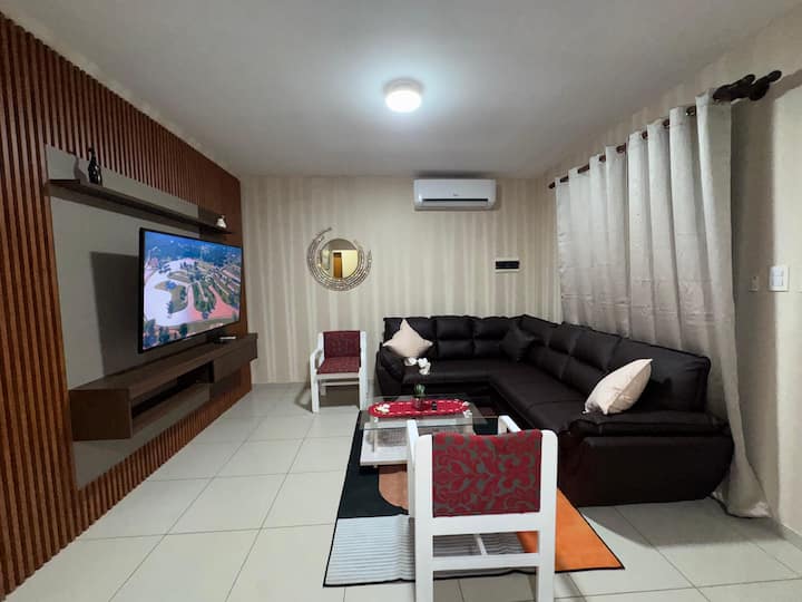 Casa Completa Exclusiva Con Piscina Y A/c - Bolivia