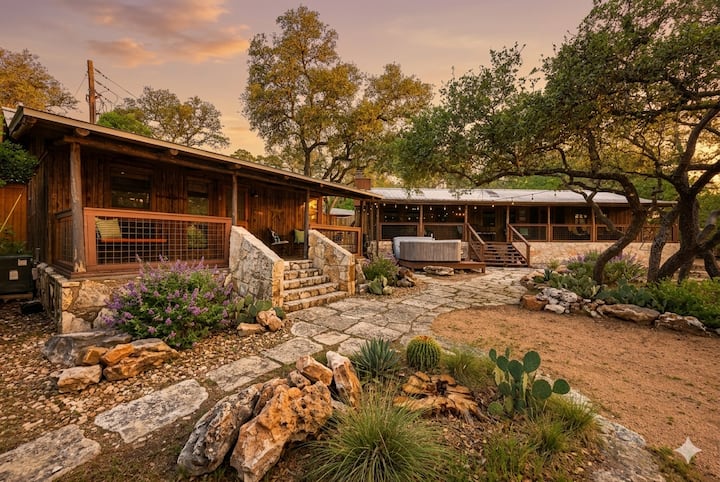 The Bungalow + The Lodge At Austin Surf Lodge - Lake Travis, TX