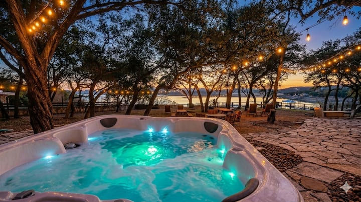 Austin Surf Lodge: Bungalow & Surf Cowboy Cabin - Spicewood, TX