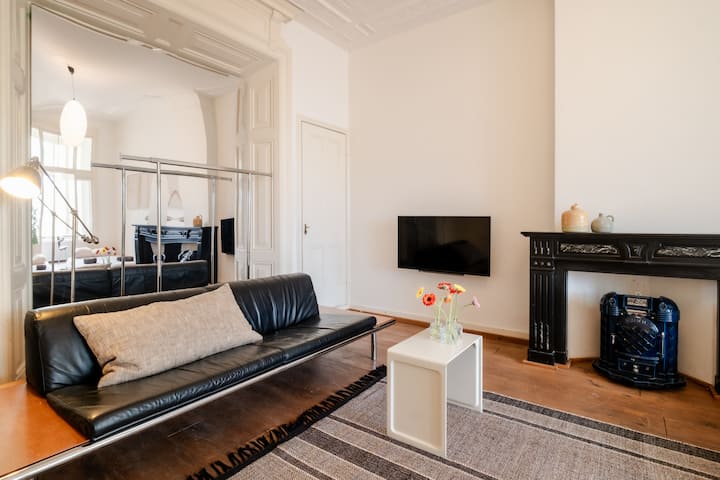 Bright Historic Studio On Crooswijksesingel - Vlaardingen