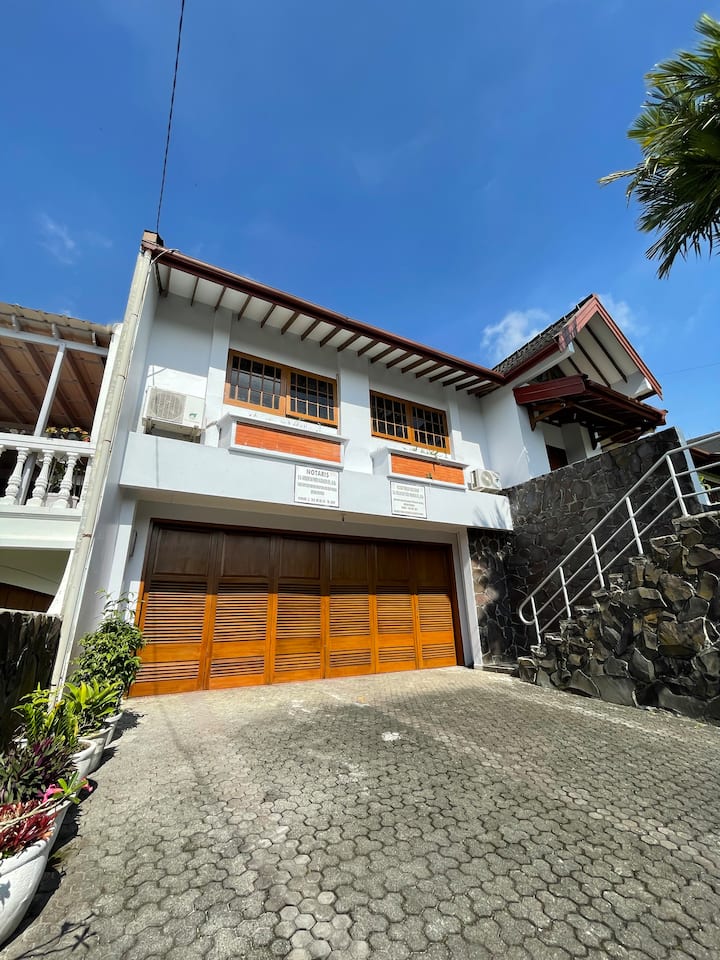 Belgareti Ndalem Partan Classic Villa @Dago Giri - Bandung