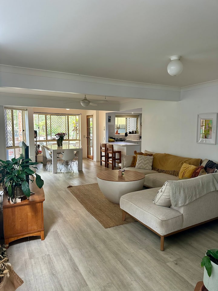 Relaxed Stay Near Currumbin Beach - Coolangatta