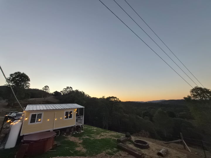 Country Cottage Of Yesteryear - 