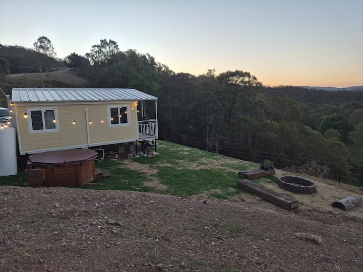 Country Cottage Of Yesteryear - Brisbane