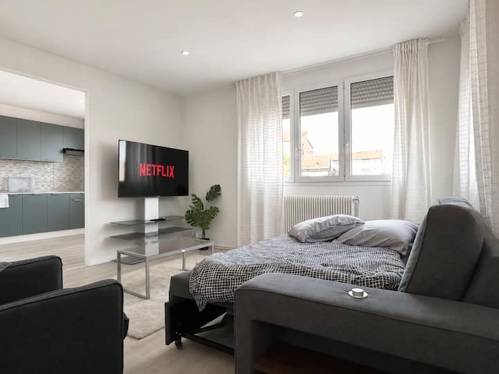 Appartement Moderne • 2 Parkings Sécurisés - Vénissieux