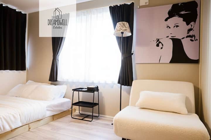 空港拠点に最適！清潔＆家電完備でカップルやお一人でのご滞在向け。ちょっとおしゃれなでシック空間。 - Yokohama