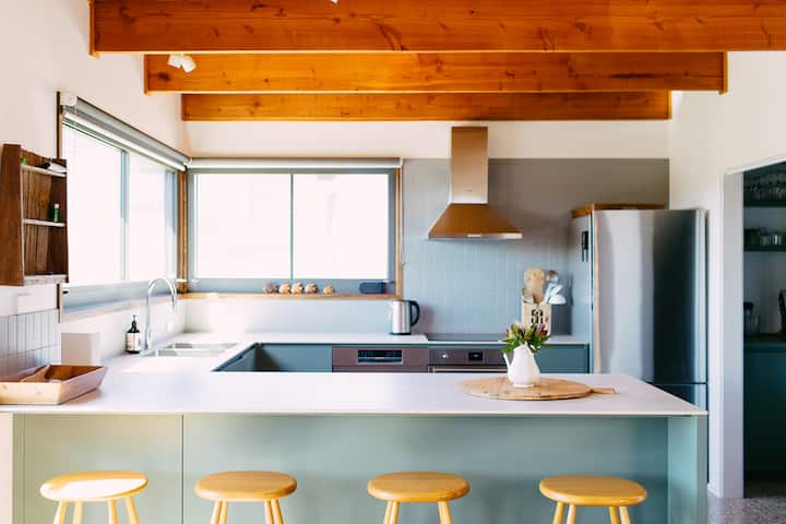 Relaxed Coastal Escape | Water Views - Aireys Inlet