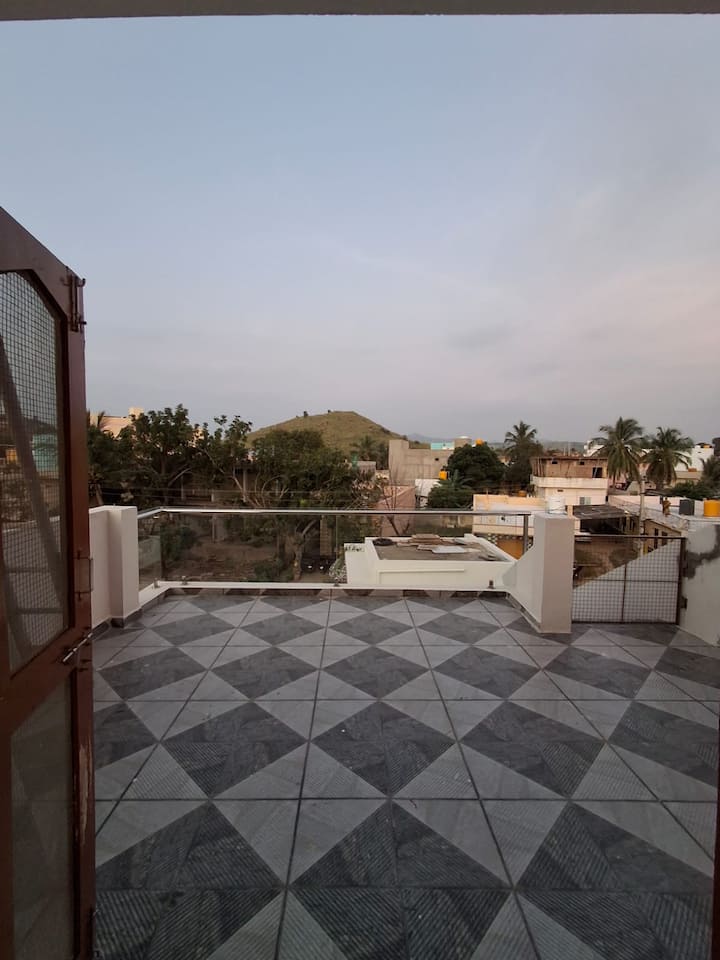 Sai Nilayam

Peaceful Nice Balcony Near Airport - Puttaparthi