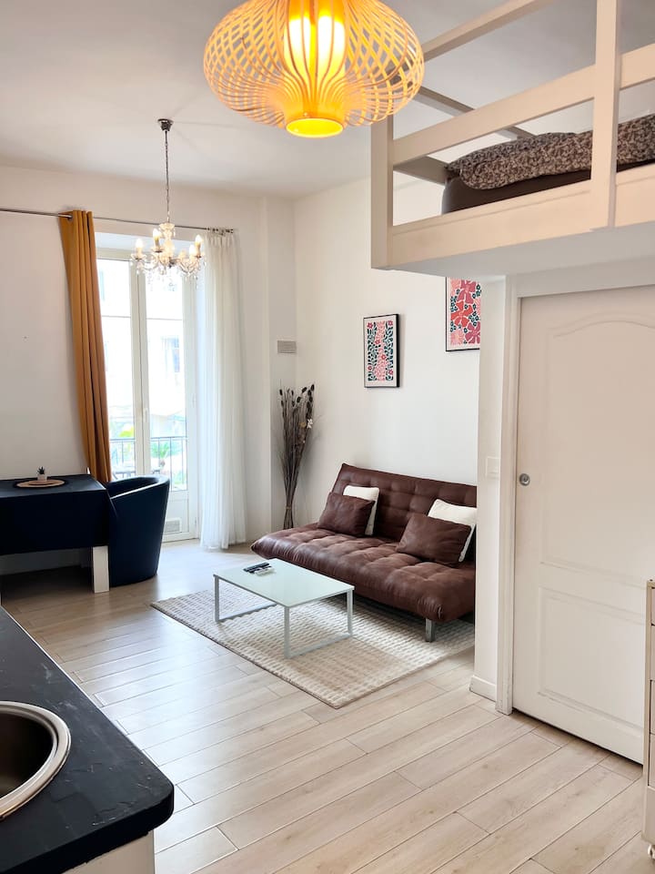 Appartement Avec Coin Nuit  Balcon  Clim - Gare de Nice Ville