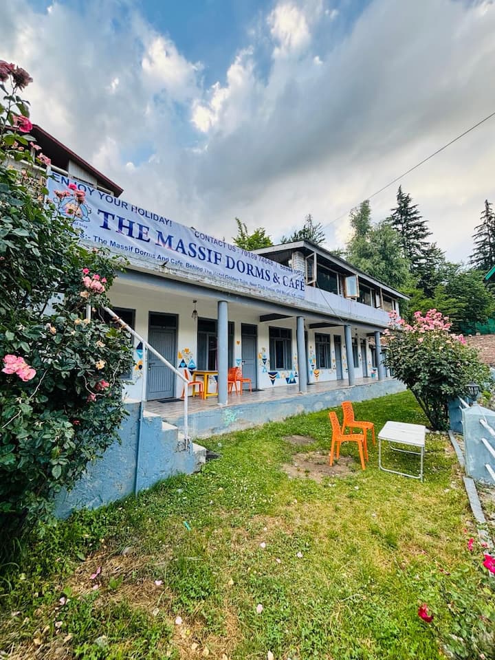 The Massif Backpacker’s Casa - Manali