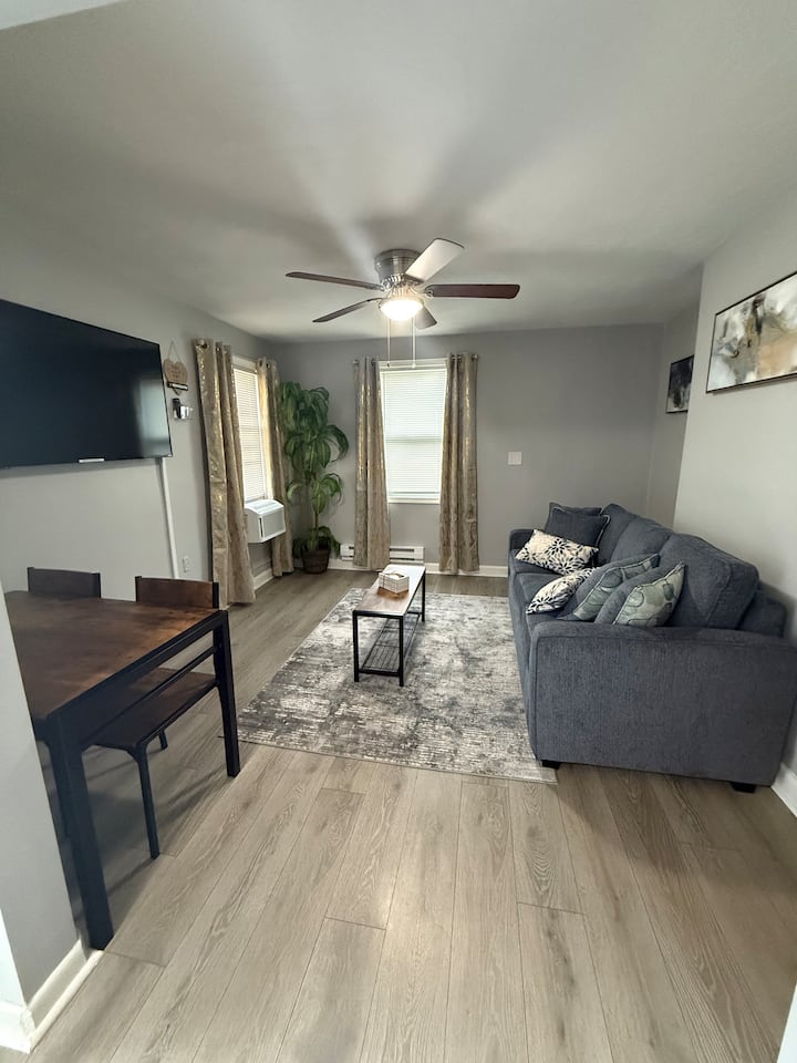 2br Getaway In The Heart Of Norfolk - Portsmouth, VA