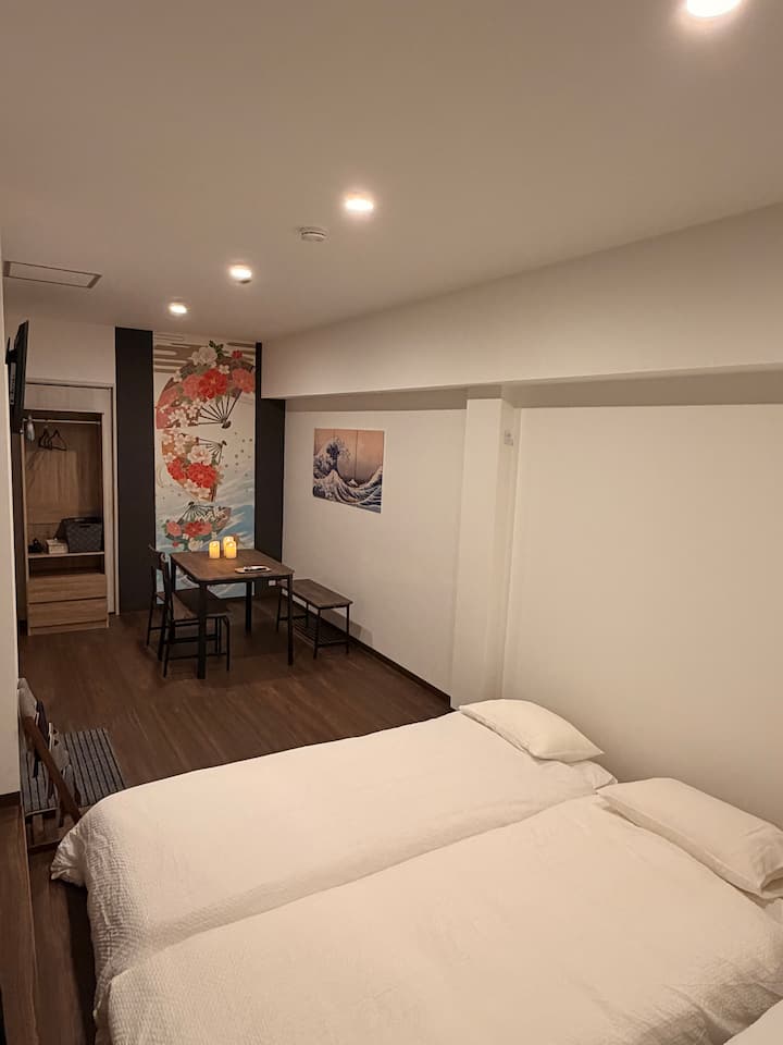 Tsutenkaku Stay 4｜namba・shinsekai｜direct Kix & Usj - Osaka, Japan