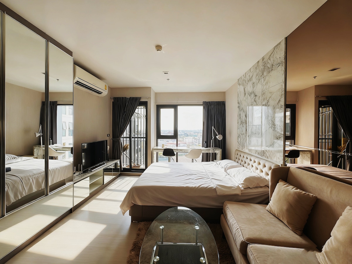 Next to BTS/Super Large Infinity Pool/City Center Business District ...