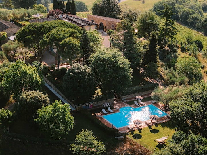 Entire Estate For 18 People At Tuscan Vineyard - Monteriggioni