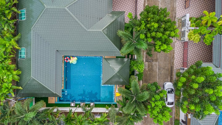 6芭提雅景点附近/独栋3卧泳池别墅/现代豪华装修/临近海滩/大空间 - Pattaya