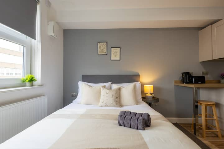 Stylish Studio In Central Derby - 더비