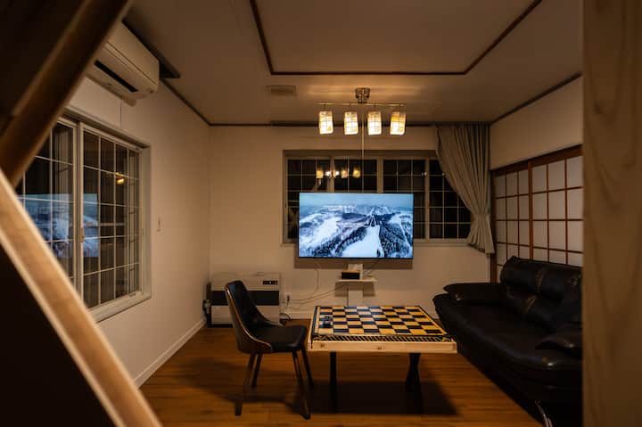 【妙高】6つのスキー場30分以内!170㎡貸切メゾネット・大家族・グループ向け・コンビニ徒歩・駅1分 - Myōkō