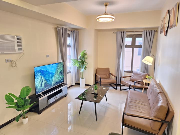 3 Bedroom With Balcony / Free Parking / Moa / Picc - Manila