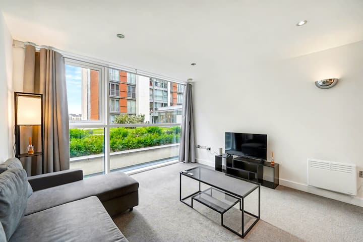 Excel & O2 Entire Apartment With Gym - London