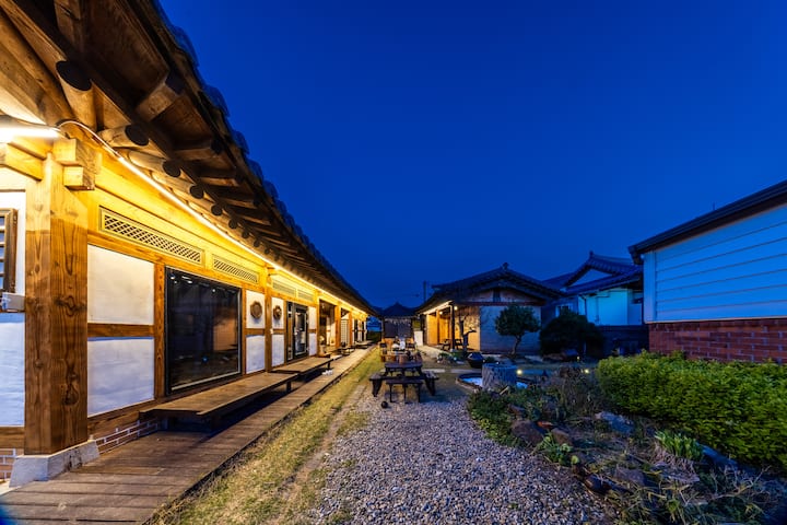 갈대밭사랑채-노을방 - 순천시