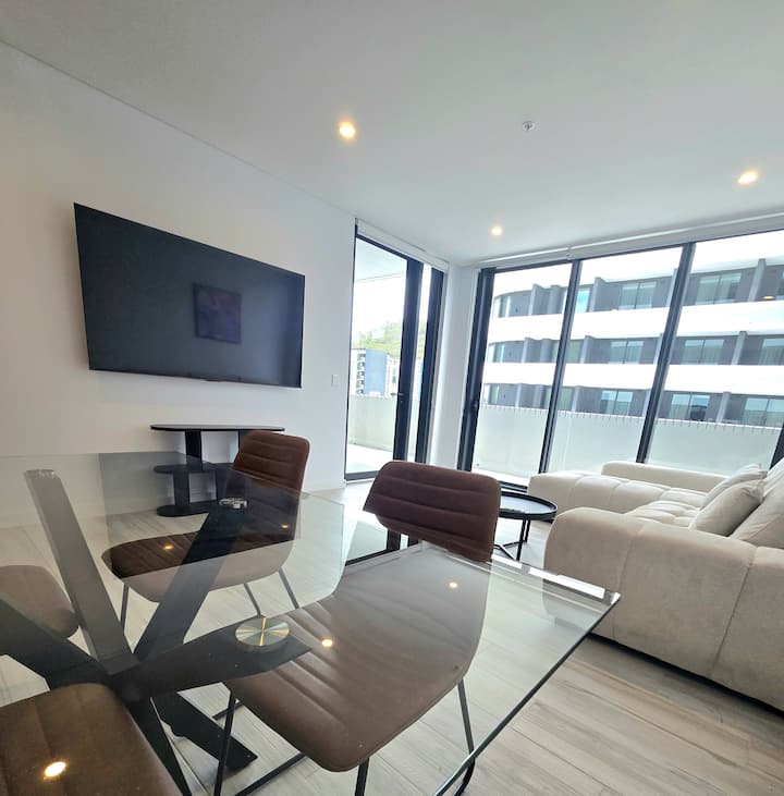 Brand New 5 Star Luxe Apartment
Pool & Rooftop Bar - Gosford