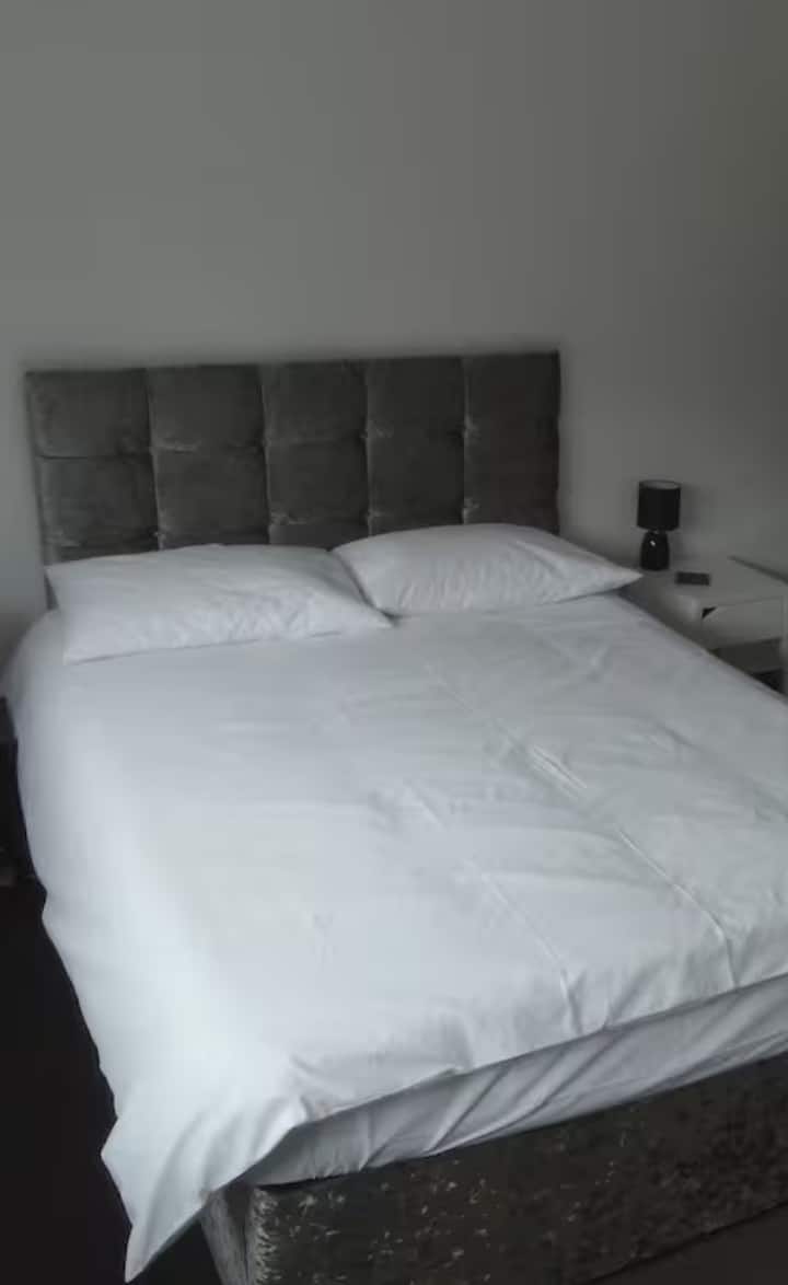 Specious Room - London