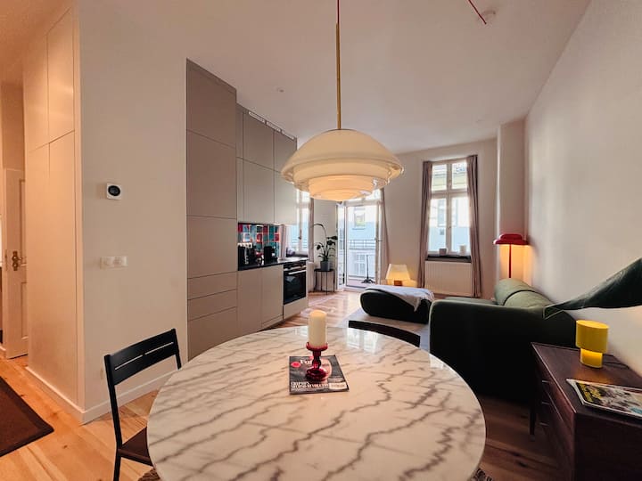 Chic Boutique Studio W/ Balcony In Prenzlauer Berg - Berlin
