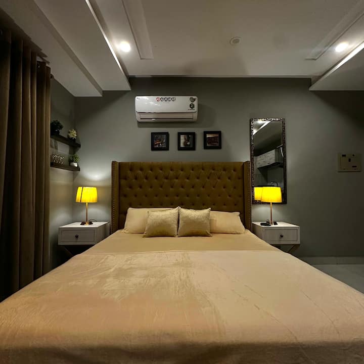 The Eiffel Retreat/ 1bk Studio - Lahore