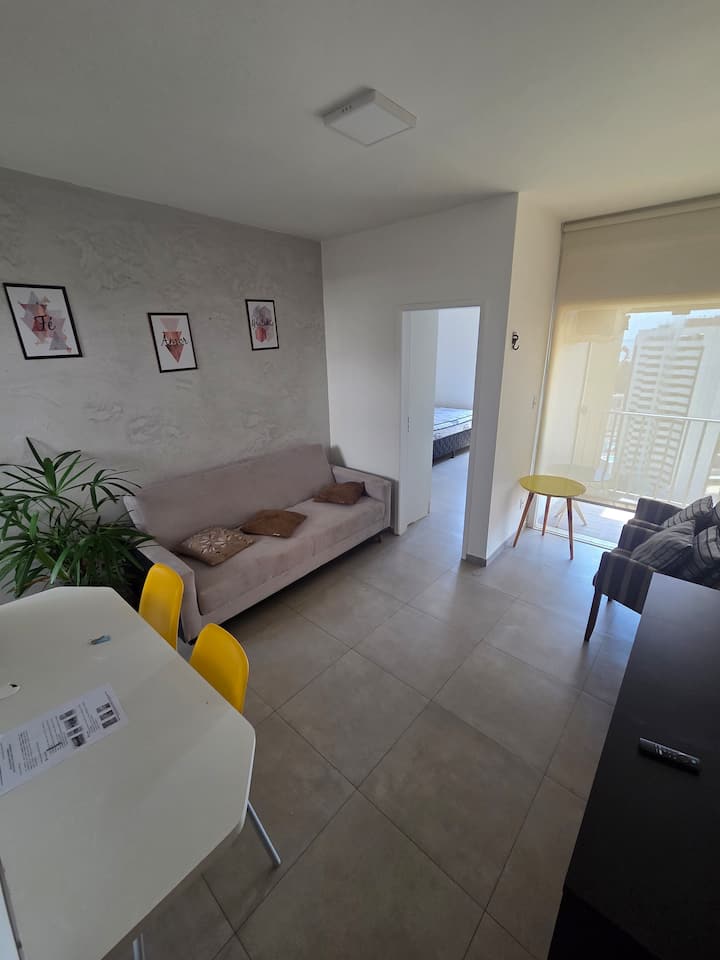 Excelente Apartamento, óTima Localização. - Barra