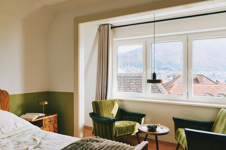 Maison Rose – Mid-century Top Floor With Lake View - Gmunden